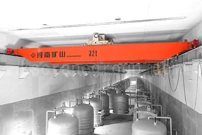 Portique à conteneurs automatisé monté sur rail RMG : des solutions ...